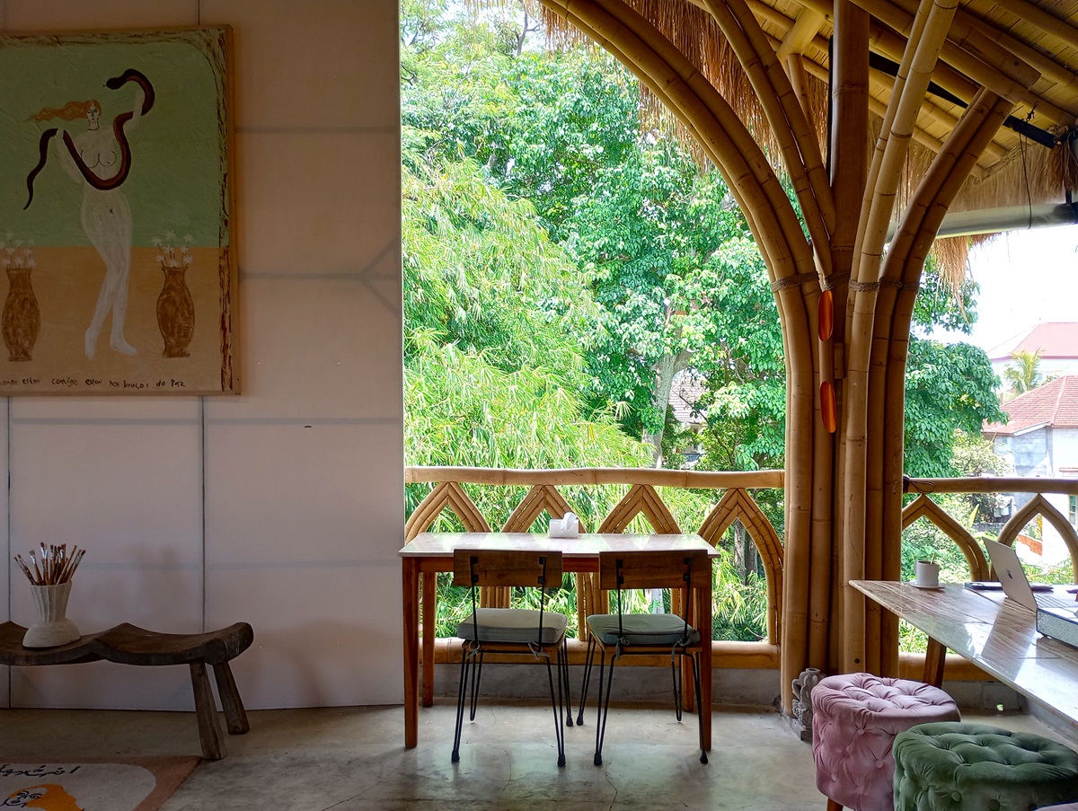 【バリ島／ウブド】風通しのいい、リゾート感たっぷりの隠れ家カフェ「Mudra Cafe」 - 自然に沿った生き方ガイド