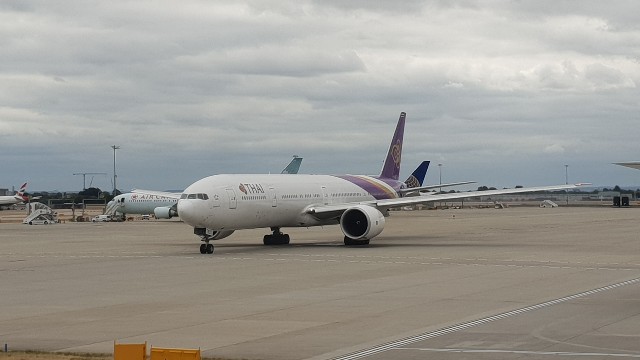 CX252（LHR→HKG）：Business - 週末ごとの旅行者