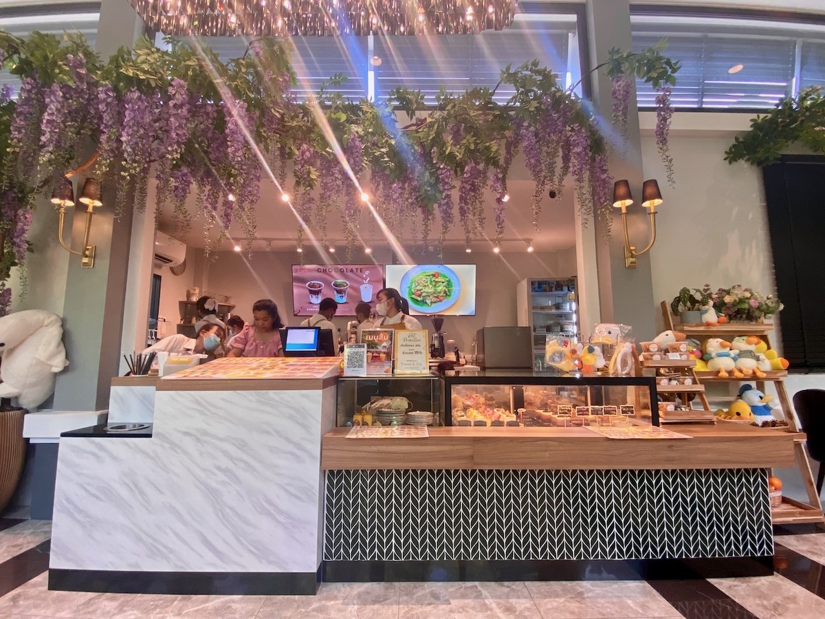 【Wild Duck Cafe BKK】白鳥&アヒルと触れ合える！自然豊かな癒しのカフェ - 猫のように暮らしタイ