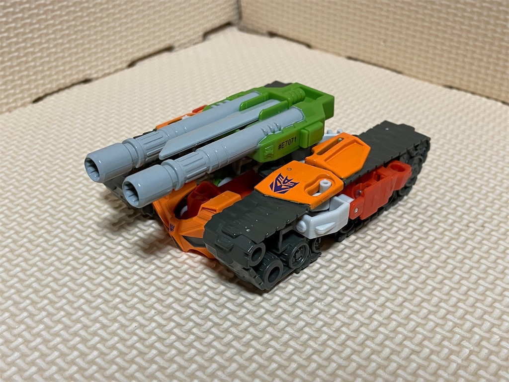 トランスフォーマー BUMBLEBEE CYBERVERSE ADVENTURES WHIRLWIND SLASH BLUDGEON - 二 ...