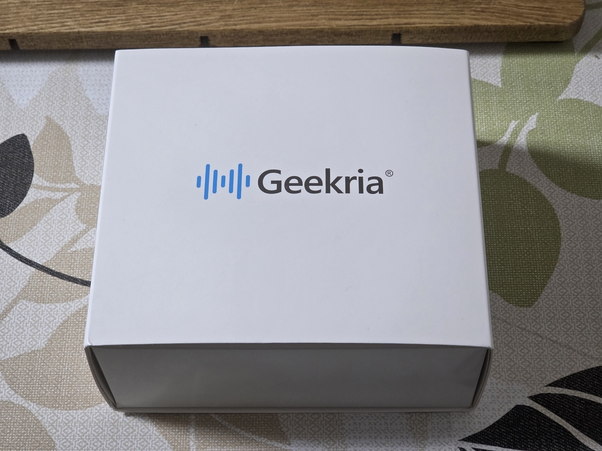 ヘッドホン（Razer BlackShark V2）のイヤーパッドが壊れたので交換した - nikachu's note