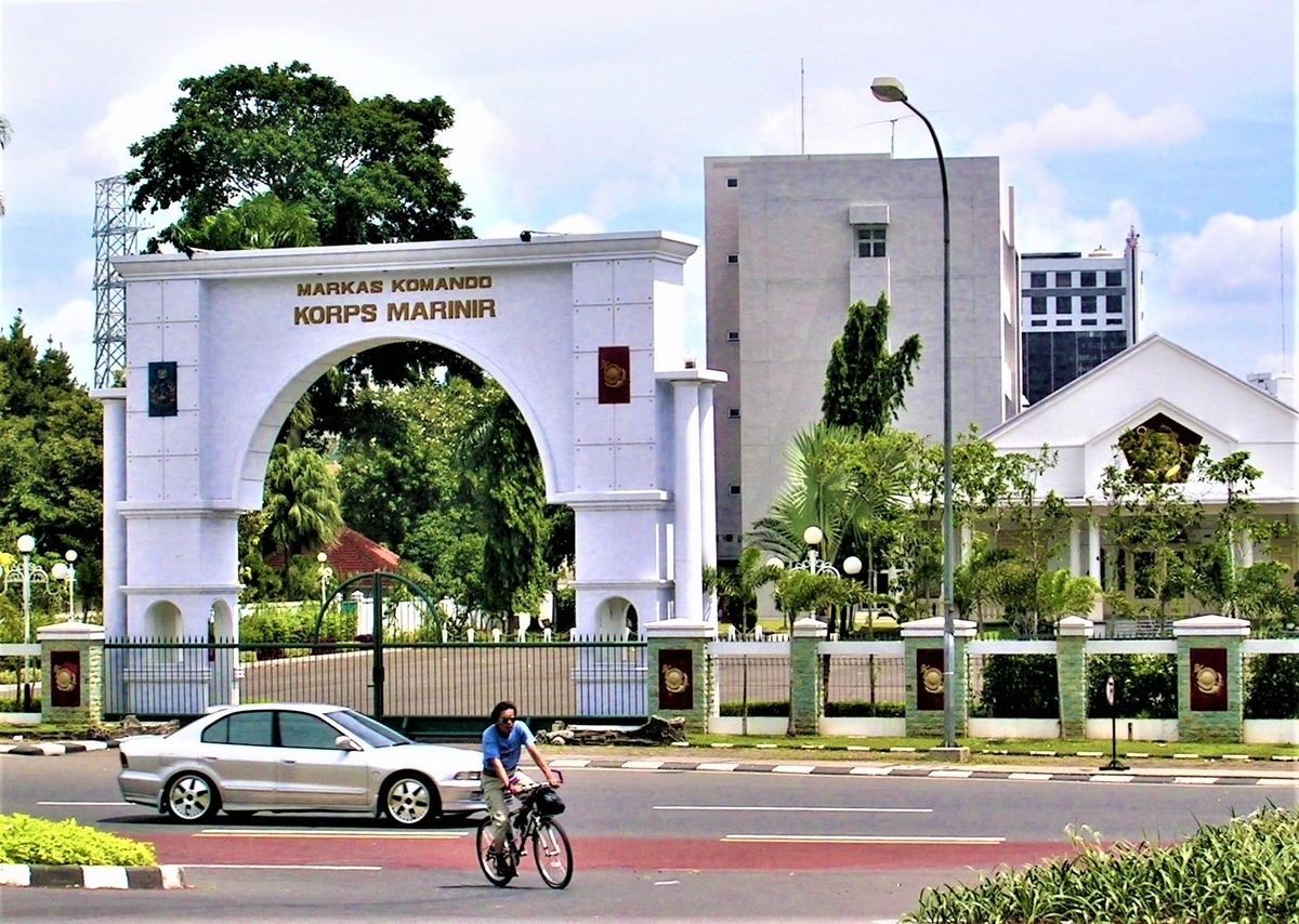 海兵隊Mako KORMARなどとMabes - 今さら 日イのはてな