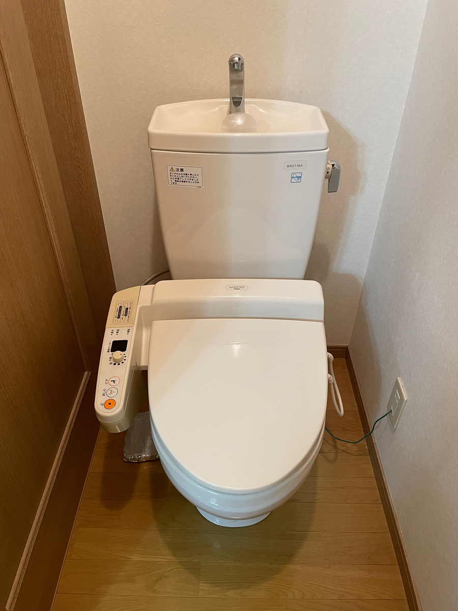 東芝 TOSHIBA 温水洗浄便座 SCS-T260 に交換してみた ｜ マイホームいろいろ替え時（DIY） - nomad channel’s blog