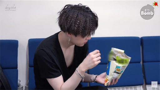 癒しの動画🌟SUGA is eating snack - SUGAr BTS
