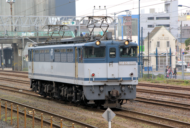 この1枚から 白プレのEF65 1094・移籍してきたカマ【3】 - 旅メモ ～旅について思うがままに考える～