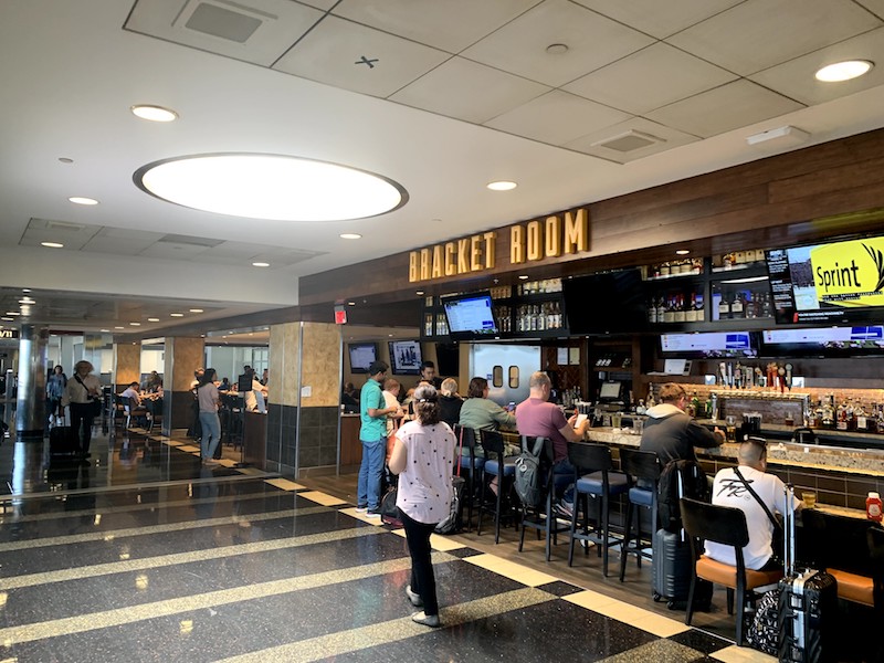 【Bracket Room｜レビュー】ワシントンDC・ナショナル空港（DCA）のプライオリティ・パスで入れる空港ラウンジの利用レビュー - みりたび