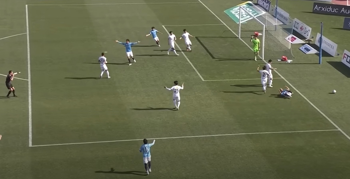 【サッカー】PKのルール解説 - やり直しはどういうとき？VARはどう介入する？ - numの野球・サッカーのルール解説