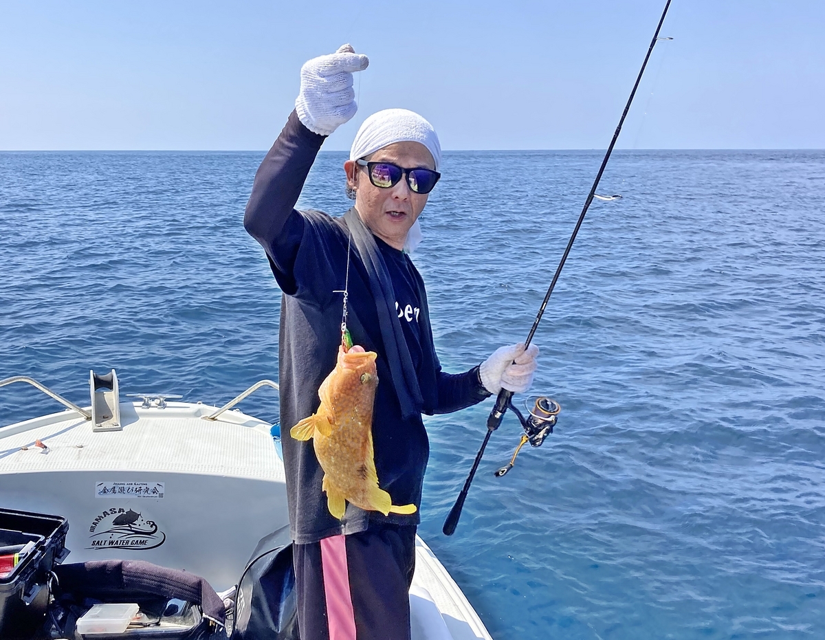 真夏の凪海で五目釣りを堪能してきました【 イカはどこに!? 三日月シッポが散らしたか？】 - 金属遊び研究会 fisherman RYO