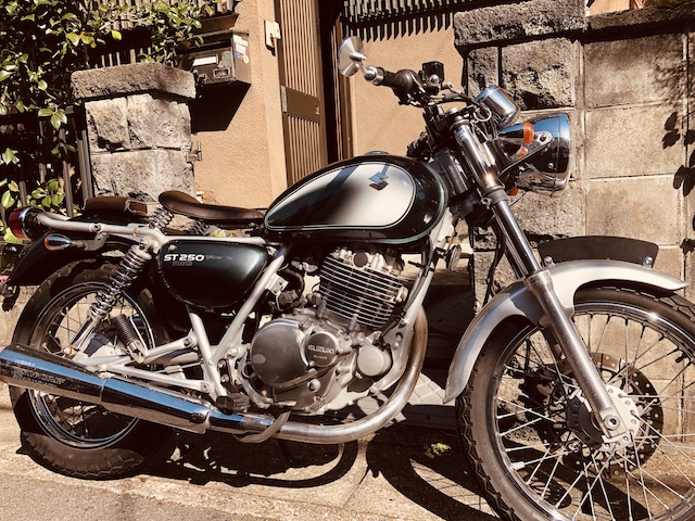 【バイク】ST250のクラシックカスタム！ビンテージスタイルまとめ - やっぱりMONOが好き！！
