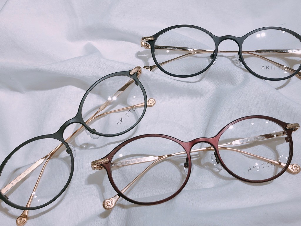 本が読みたくなるメガネ - oogley raconter , rosita , stella のブログ