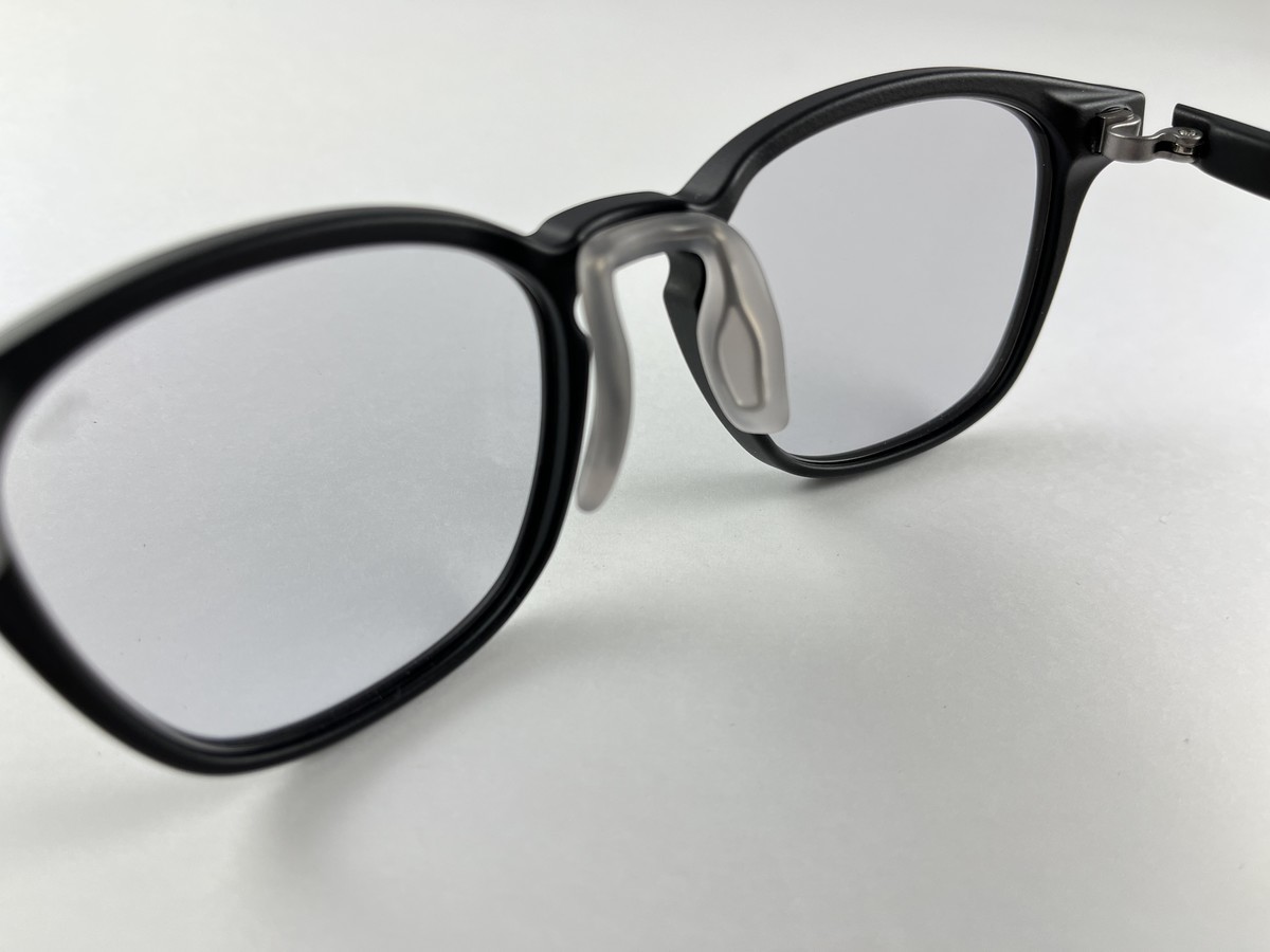 有色調光レンズ、良い感じです。 - oogley raconter , rosita , stella のブログ