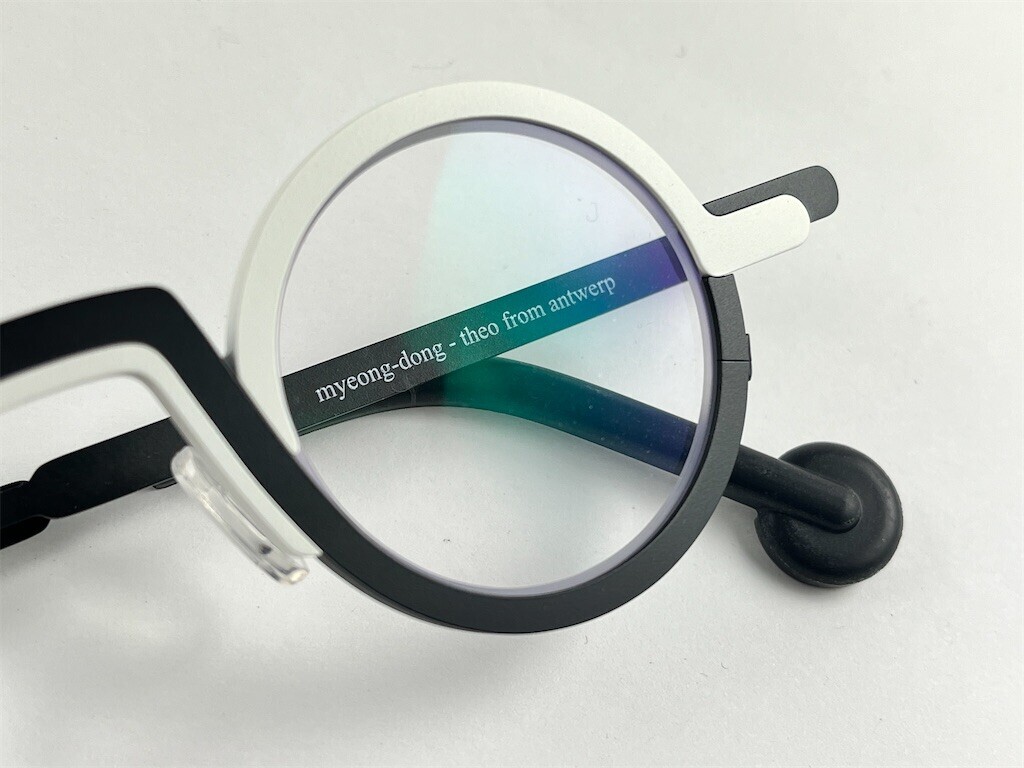 素敵な丸眼鏡、theoのmyeong-dong - oogley raconter , rosita , stella のブログ