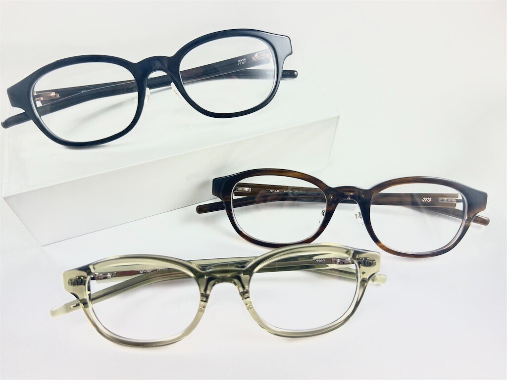 丸みのあるスクエア型フォーナインズNP-747 - oogley raconter , rosita , stella のブログ