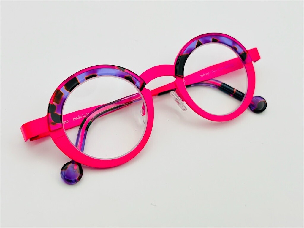 Theoの新作、balloon - oogley raconter , rosita , stella のブログ