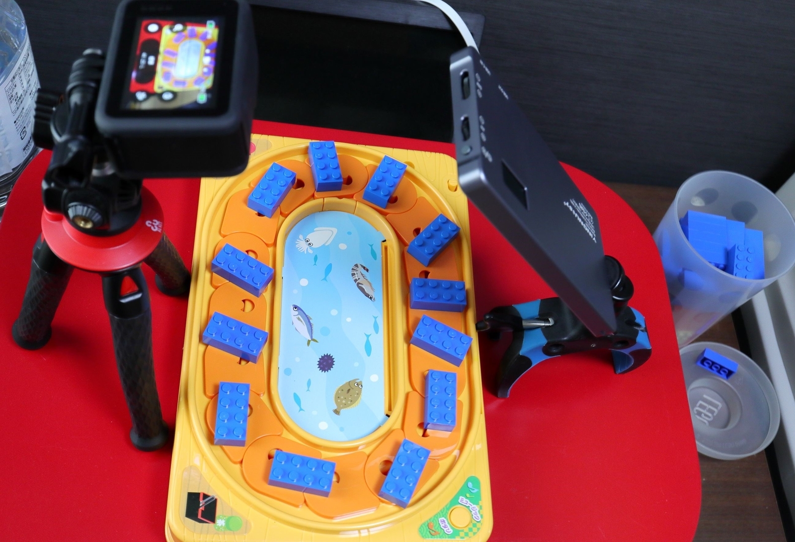 Deep Learningによる異常検知デモ①：回転レーン上のブロックを撮影し、ブロックの位置とゲート跡を検出する - OPTiM TECH BLOG