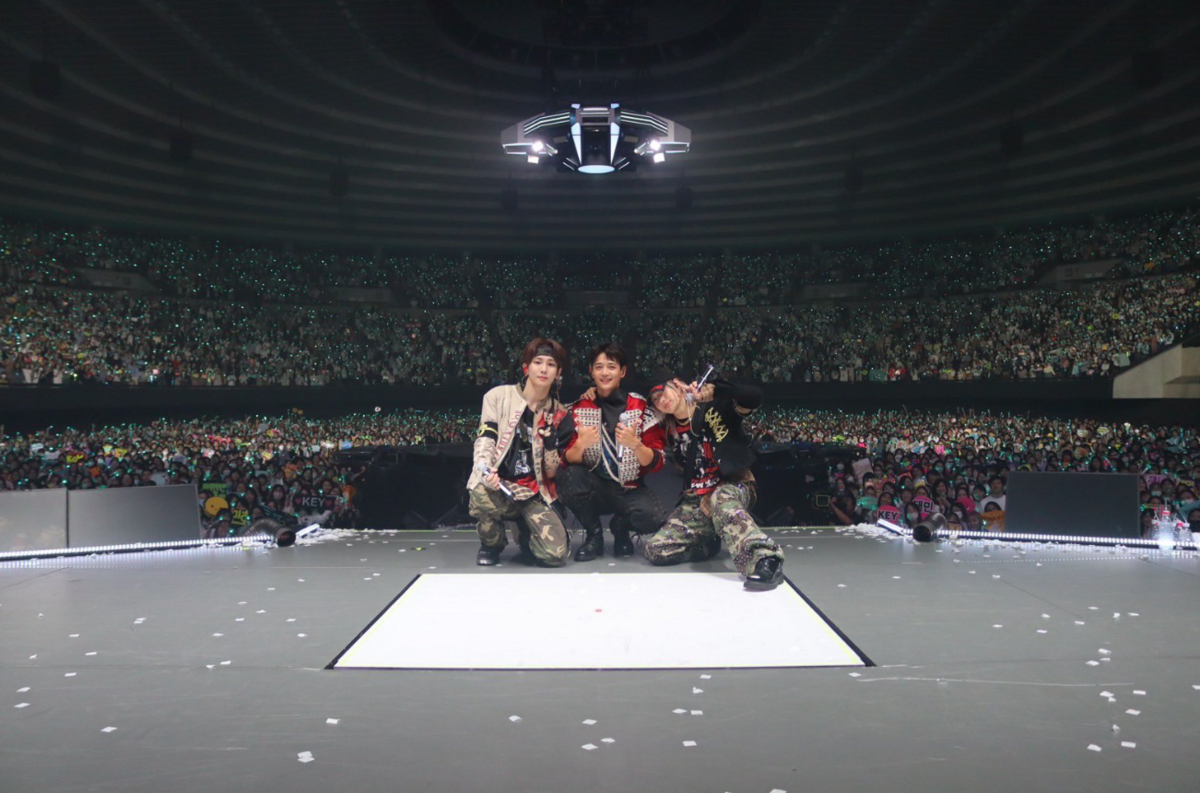 SHINee / SHINee WORLD VI - PERFECT ILLUMINATION in OSAKA Day1 - Happy ...