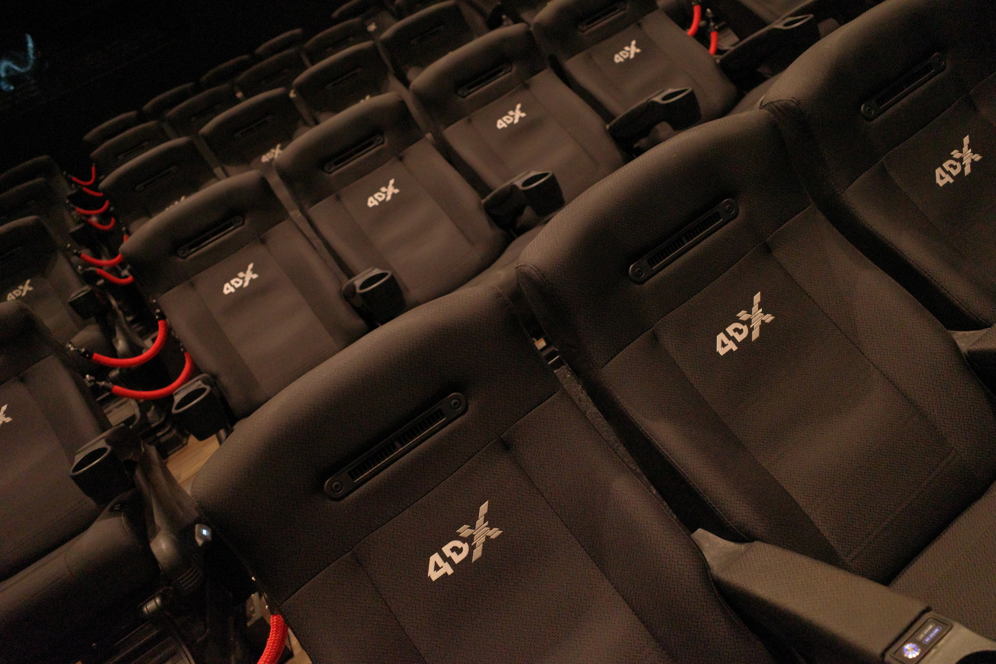 初の「4DXScreen」で『ゴジラ-1.0』(3回目)を観てきた話。 - いまここにあるもの