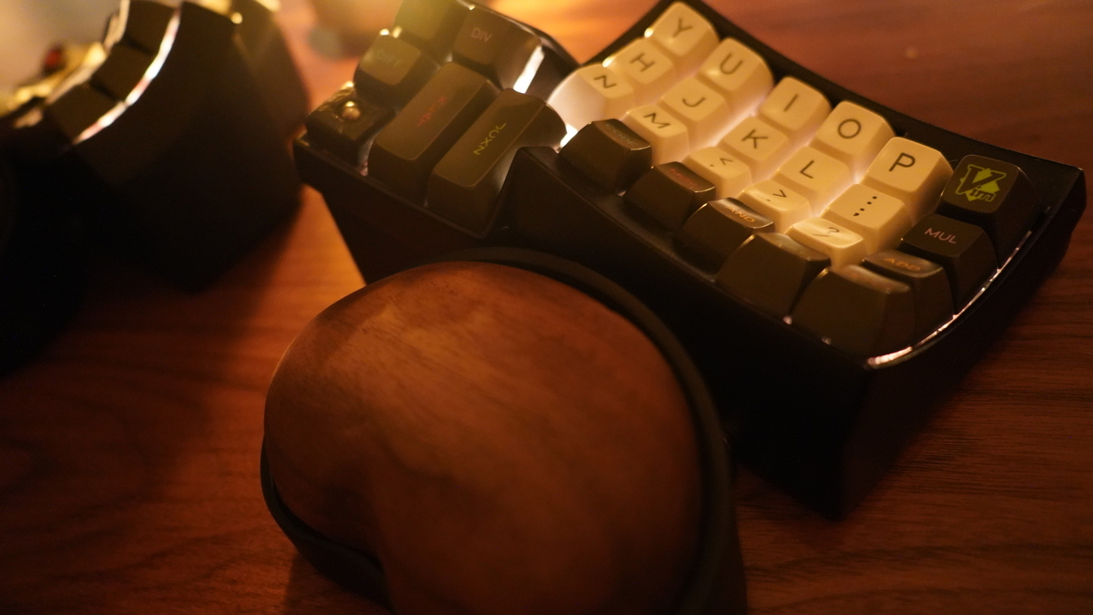 Dactyl LightCycleの木製リストレストを製作した - /var/log/otomon10