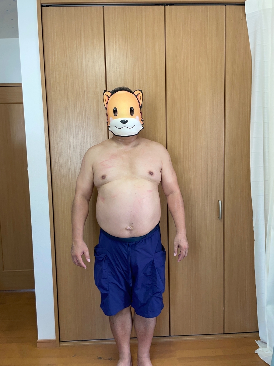 99kgの私至上はじめての体重、水を1Lでも飲もうものなら100kgは優に超える。それでも計算すると1日の水分量はこの体重だと5L~6Lだ。本日はあと1Lほどで目標達成だ - オヤジの学校 ...