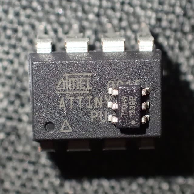 ATTiny10で遊ぶ - 日々の記録
