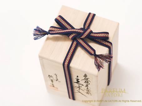 "Sanadahimo (Japanese Close-woven Samurai Ribbon) - パルファン サトリの香り紀行