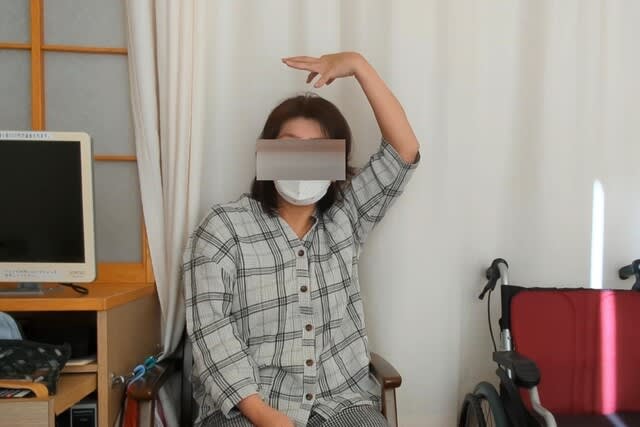 手の空中浮遊（Arm levitation） - Neurology 興味を持った「脳神経内科」論文