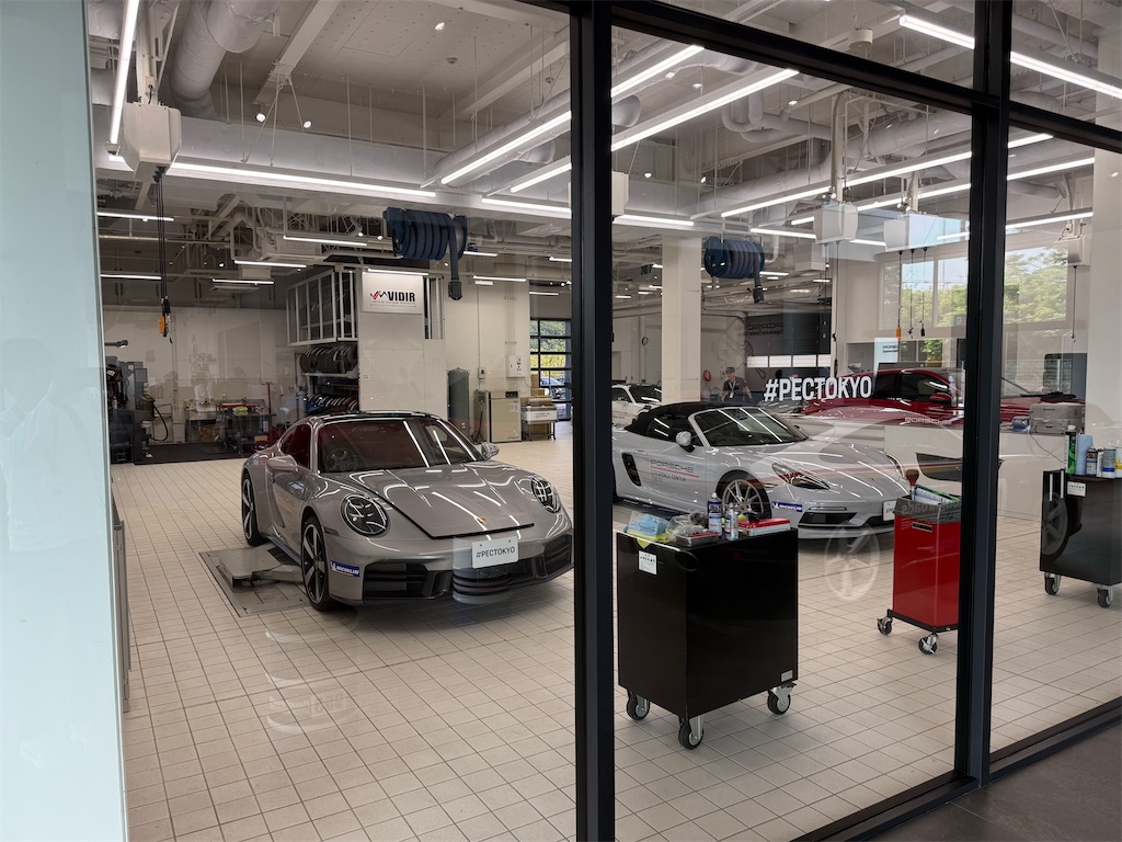 ポルシェエクスペリエンスセンター - プラグカブリオレ！！buchiblog