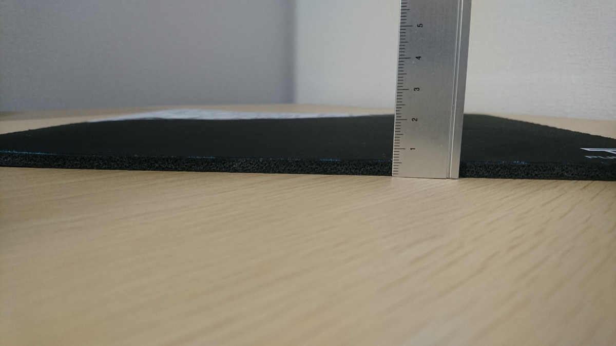 【レビュー】デザイン最強のゲーミングマウスパッド、PureTrak Talent Blackをレビュー！ - PocoPotaの隠れ家