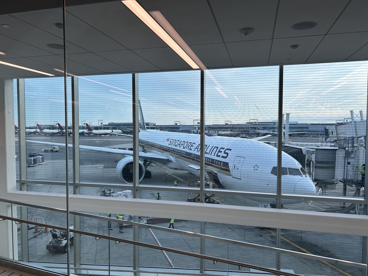 シンガポール航空搭乗記（SQ26便プレミアムエコノミークラス）ニューヨーク〜フランクフルト - 見る聞く食べる、刹那の徒然