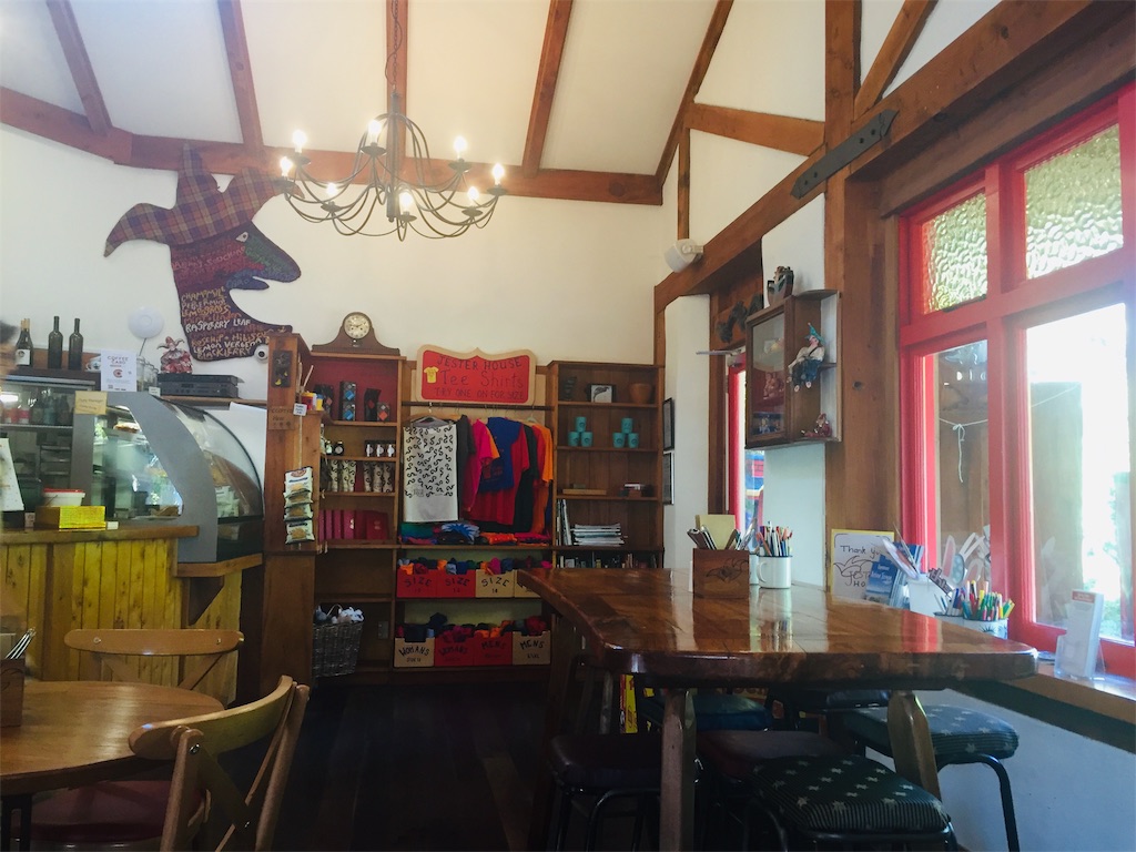 オシャレで個性的！Jester House Cafe（ジェスターハウスカフェ）へネルソンからドライブ！ - プケコのニュージーランドトラベル