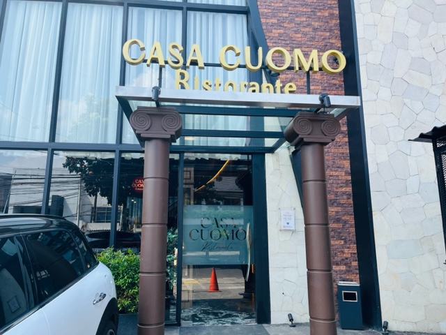 セノパティエリアにある日系イタリアンレストラン「Casa Cuomo Ristorante & Lounge」 - putritidurの日記