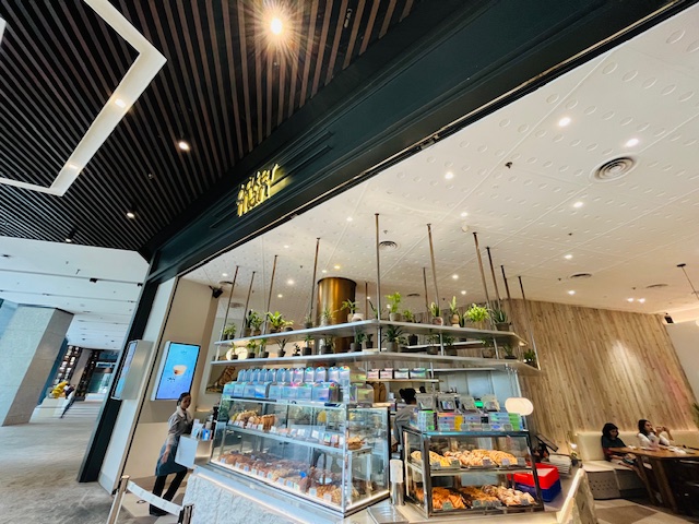 【ジャカルタのカフェ】ASHTA District 8の「Bakerman」で子連れランチ - putritidurの日記