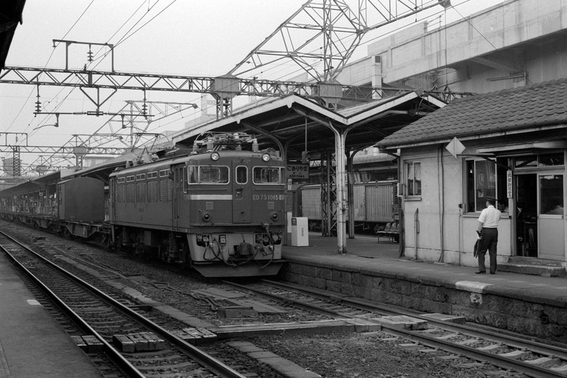 機関車うようよ郡山駅 - ただいま鉄道写真スキャン中