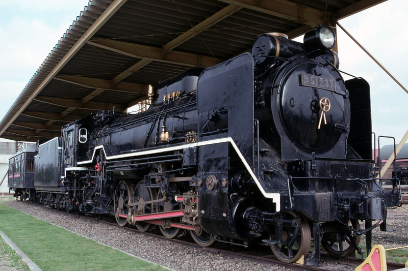 苗穂工場へ - ただいま鉄道写真スキャン中