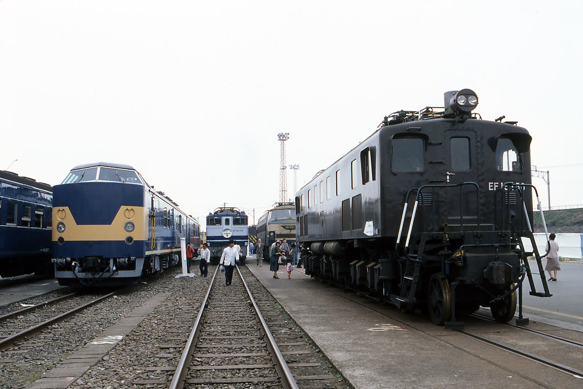 笹島駅で - ただいま鉄道写真スキャン中