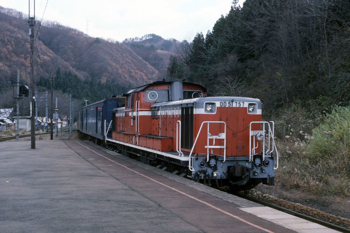 DD51 1ダース - ただいま鉄道写真スキャン中
