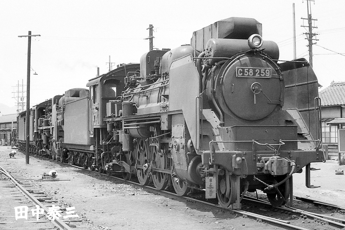 C58 256とC58 258とC58 259 - ただいま鉄道写真スキャン中