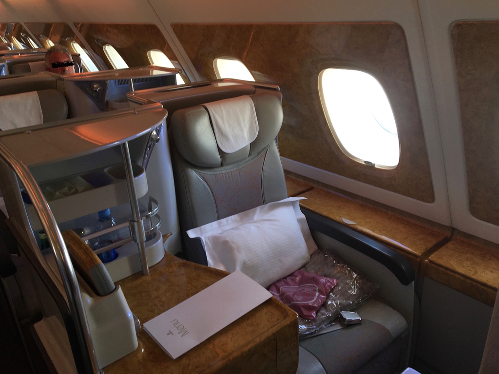 【搭乗記】エミレーツ航空 ビジネスクラス アムステルダム-ドバイ EK148 - rankoの女子一人旅