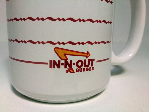 IN-N-OUT BURGER Coffee Mug - REDNECK ANTIQUES めくるめくアメリカ雑貨の世界