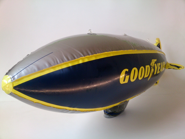 GOODYEAR Inflatable Blimp 32" - REDNECK ANTIQUES めくるめくアメリカ雑貨の世界