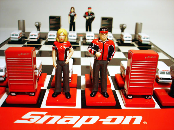 Snap-on Chess Set - REDNECK ANTIQUES めくるめくアメリカ雑貨の世界