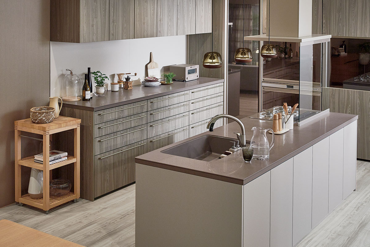 LIXIL（リクシル）のシステムキッチンの特徴と価格、リシェルSIなどのリフォーム実例と費用も紹介！ - リフォームタイムズ【SUUMO】-リフォーム・リノベーションのプロが発信する情報-