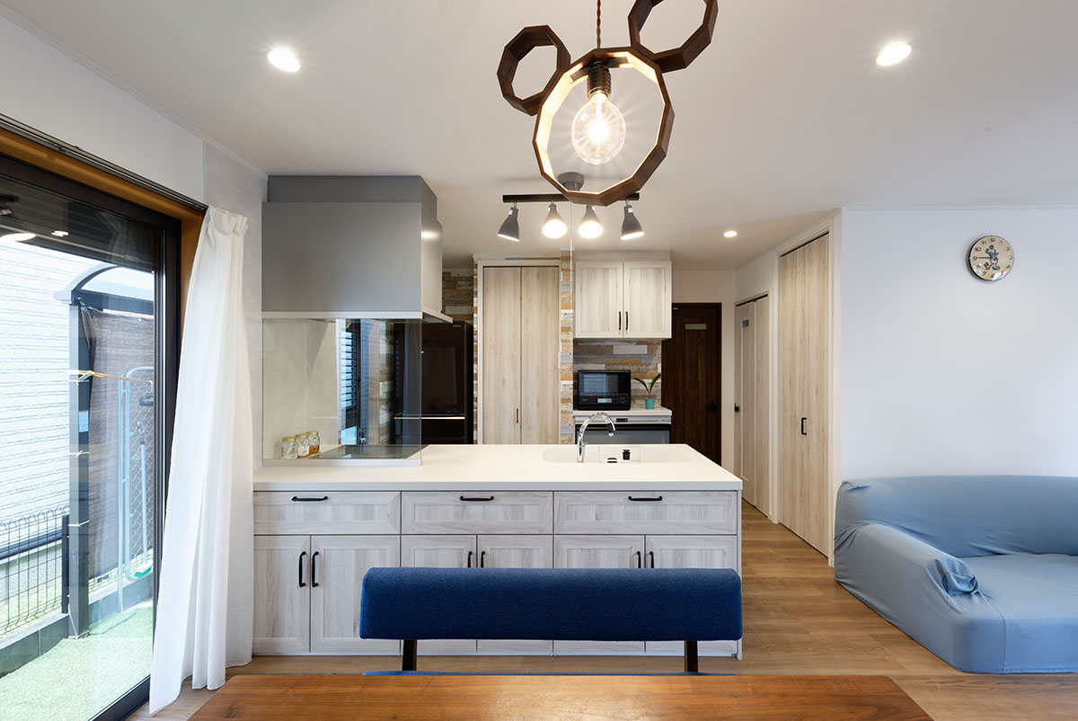 LIXIL（リクシル）のシステムキッチンの特徴と価格、リシェルSIなどのリフォーム実例と費用も紹介！ - リフォームタイムズ【SUUMO】-リフォーム・リノベーションのプロが発信する情報-