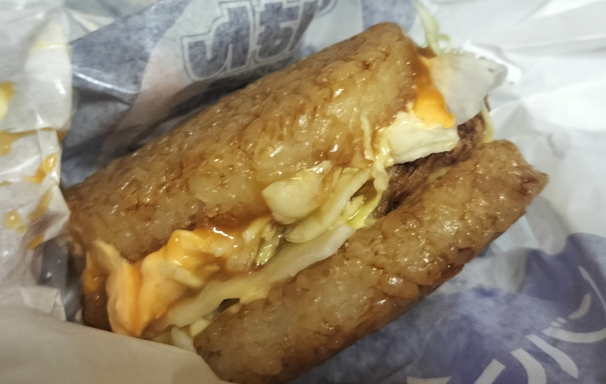 マクドナルドのごはんチキンタツタ タルタル南蛮を実食レビュー。味濃いチキン南蛮丼（プレス済）でした。【ごはんチキンタツタ比較】 - 生きたいrinshのブログ