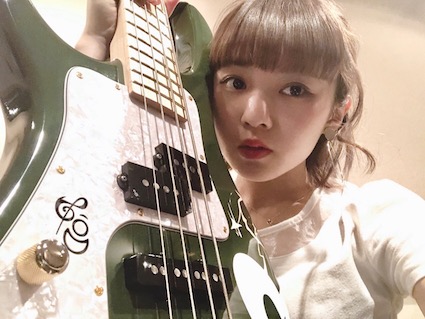 GIRLFRIEND MINA テレビ朝日「musicるTV」にインタビュー出演 & BASS MAGAZINE7月号に登場 ...