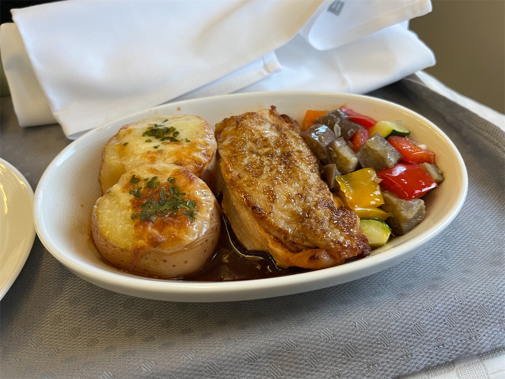 エバー航空BR102 特典ビジネスクラスで台北から福岡へ - 主に旅の記録