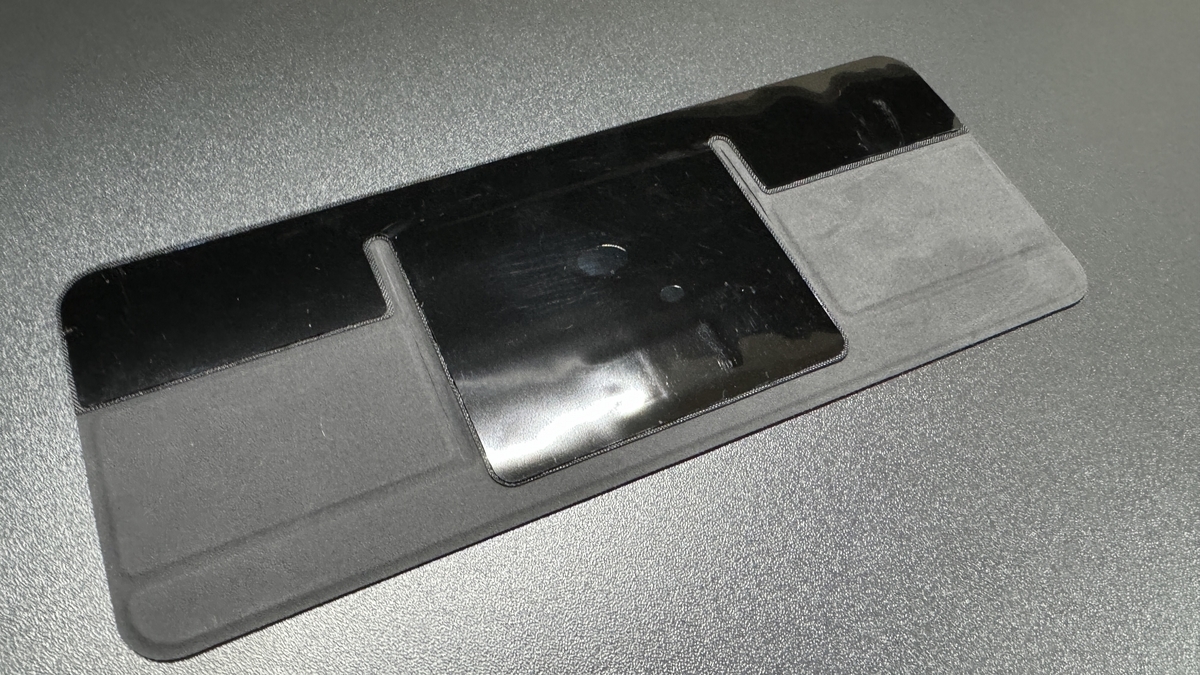 たった 3mm の紙がノートパソコンのタイピングを劇的に改善！「MOFT MINIノートパソコンスタンド」 - 週末はじめました。