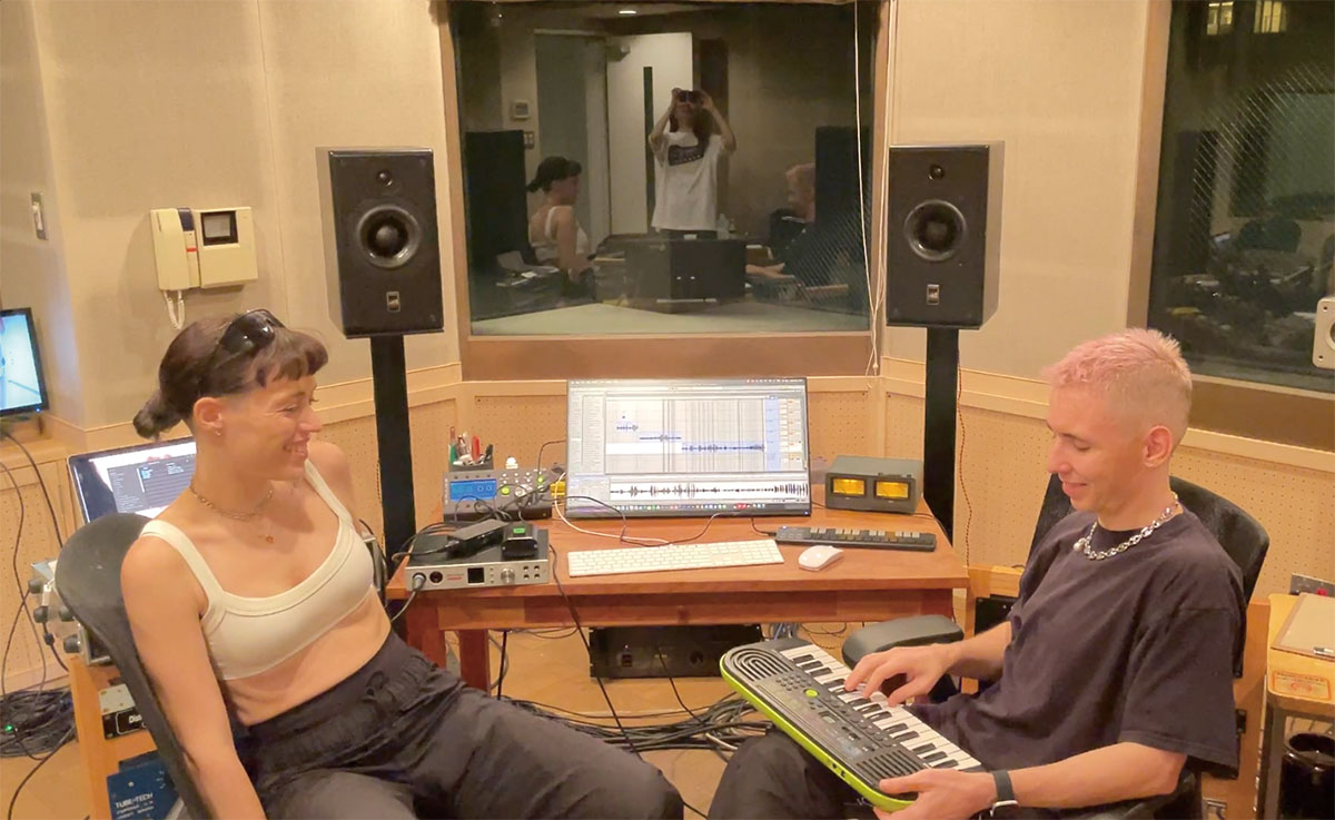 Sinjin＆Zoraとの突然の出会い！ そして舞台はレコーディング・スタジオへ【第29回】realize〜細井美裕の思考と創発の記録 ...