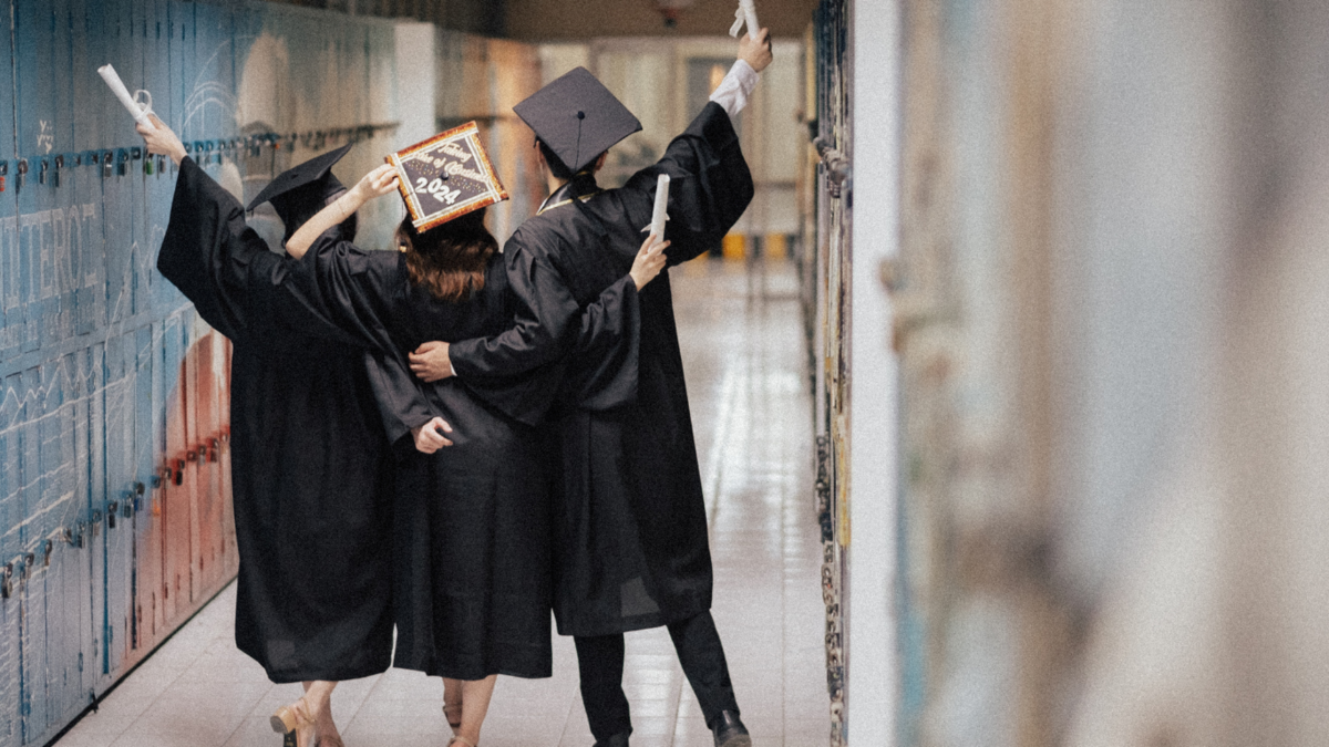 就職か大学院進学どっちがいい？迷う方のためにメリット・デメリットを紹介 - りゅーのブログ部屋