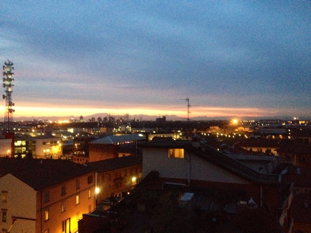 ミラノから見えるアルプス - 僕と日本と